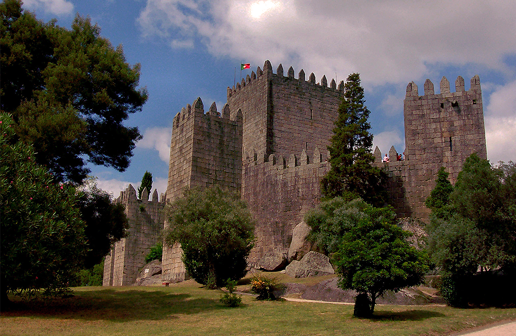 Conheça Guimarães: A Cidade Berço de Portugal Conheça Guimarães: A Cidade Berço de Portugal