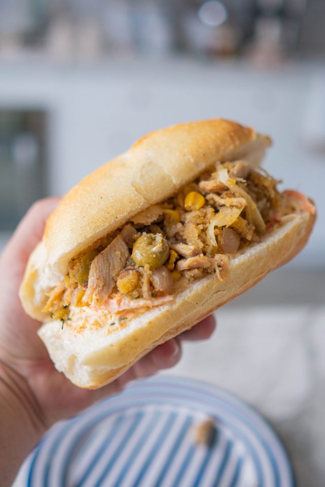 Sanduíche de Pernil Fácil