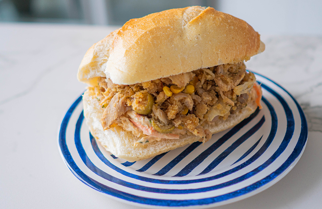 Sanduíche de Pernil Fácil