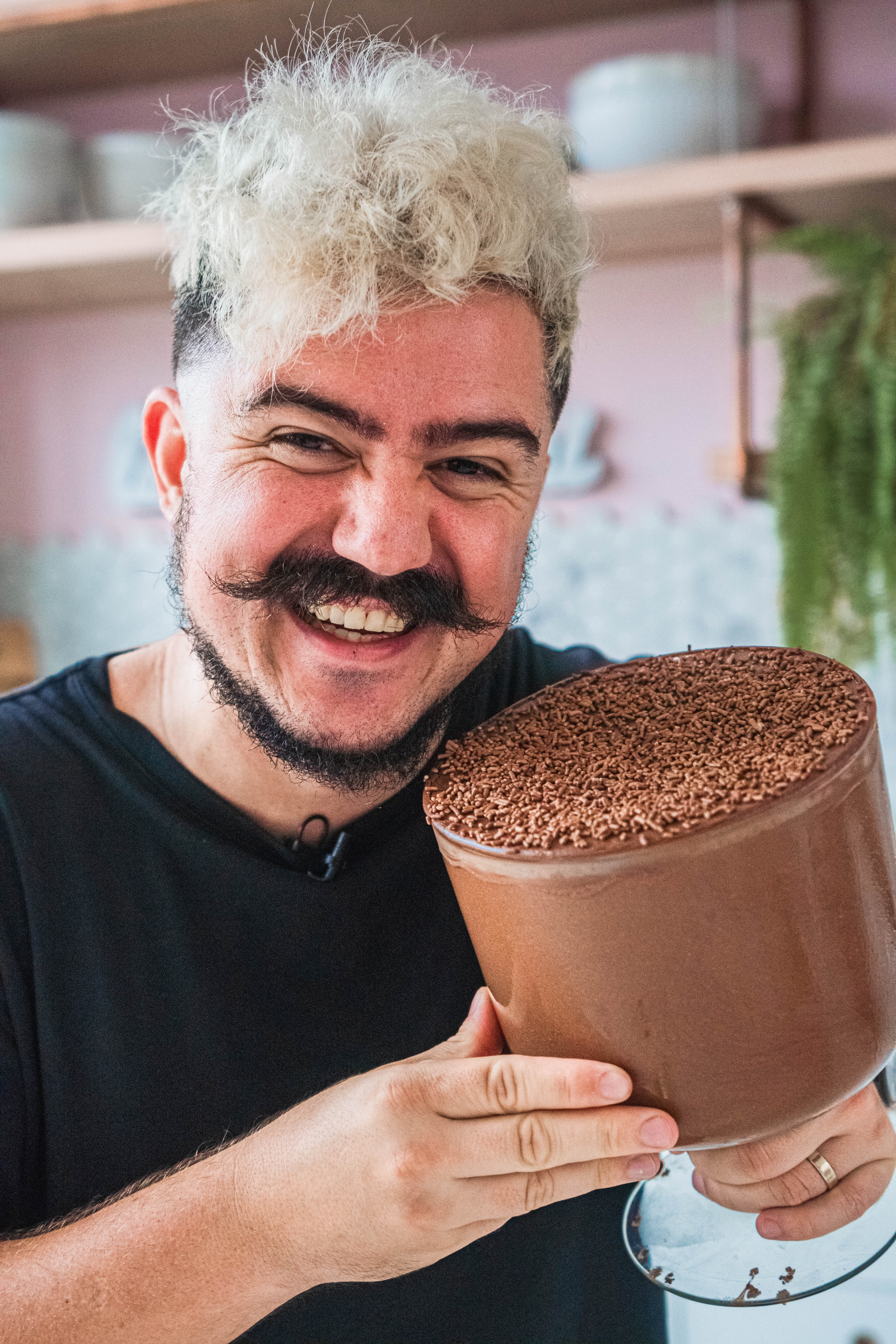 Mousse de chocolate cremosa, aerada e fácil - Danielle Noce Mousse de chocolate cremosa, aerada e fácil - Danielle Noce