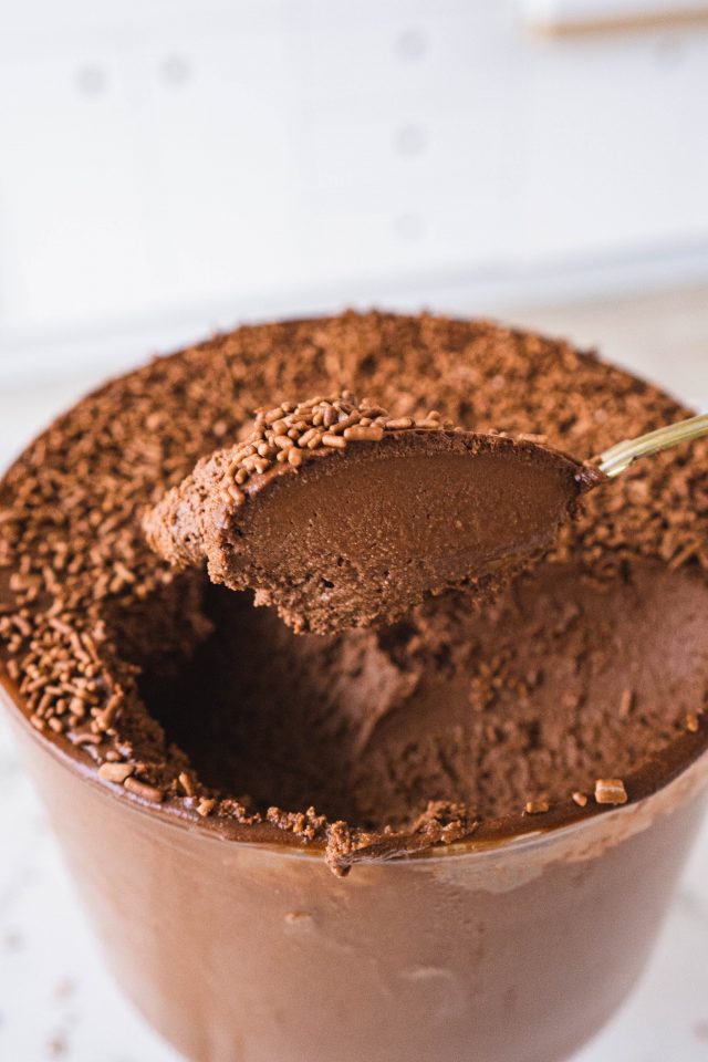 Mousse de chocolate cremosa, aerada e fácil - Danielle Noce Mousse de chocolate cremosa, aerada e fácil - Danielle Noce