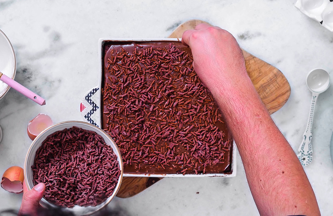 Bolo de chocolate de colher muito fácil da Cris - Danielle Noce