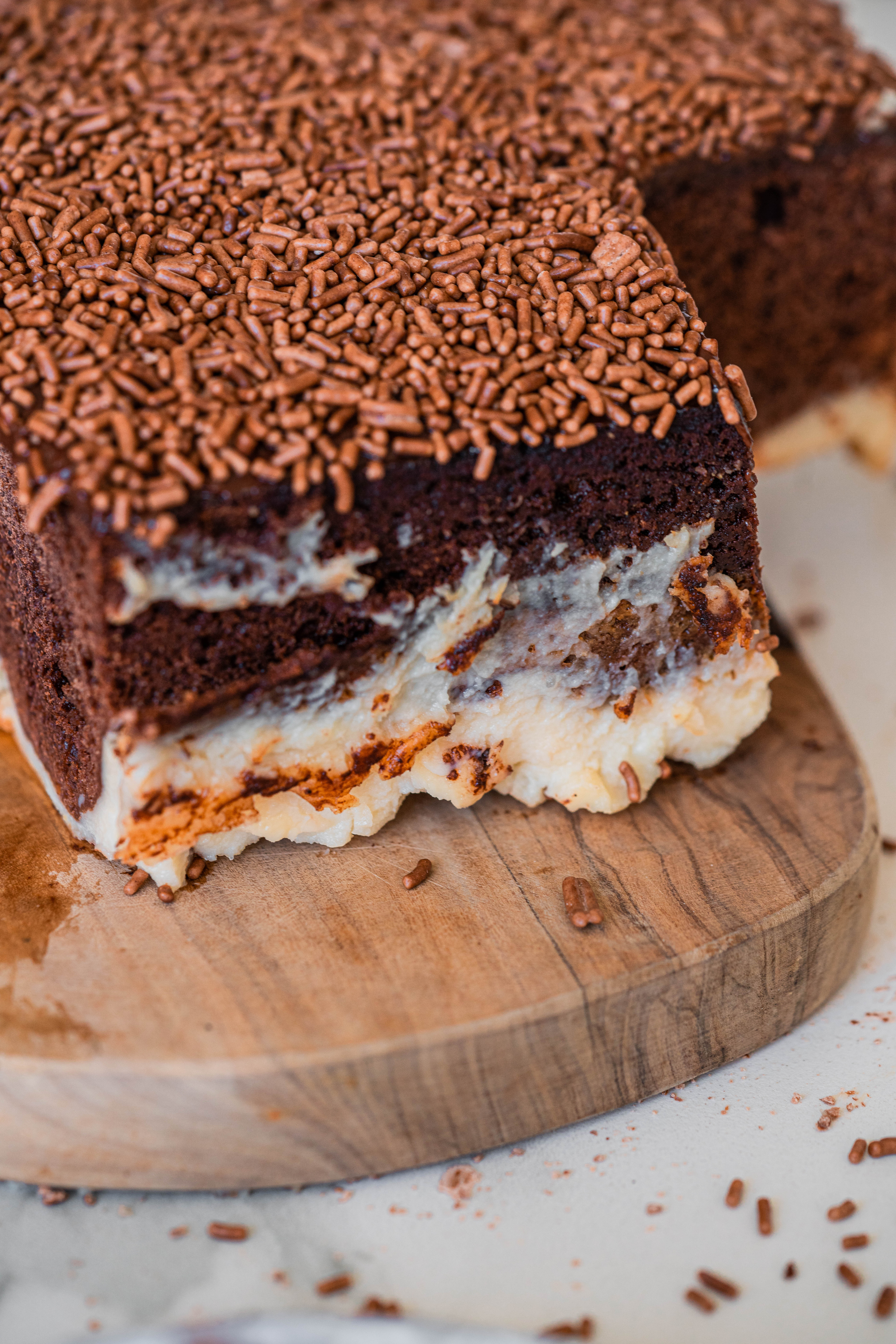 Bolo bomba de chocolate que já sai recheado - Danielle Noce Bolo bomba de chocolate que já sai recheado - Danielle Noce